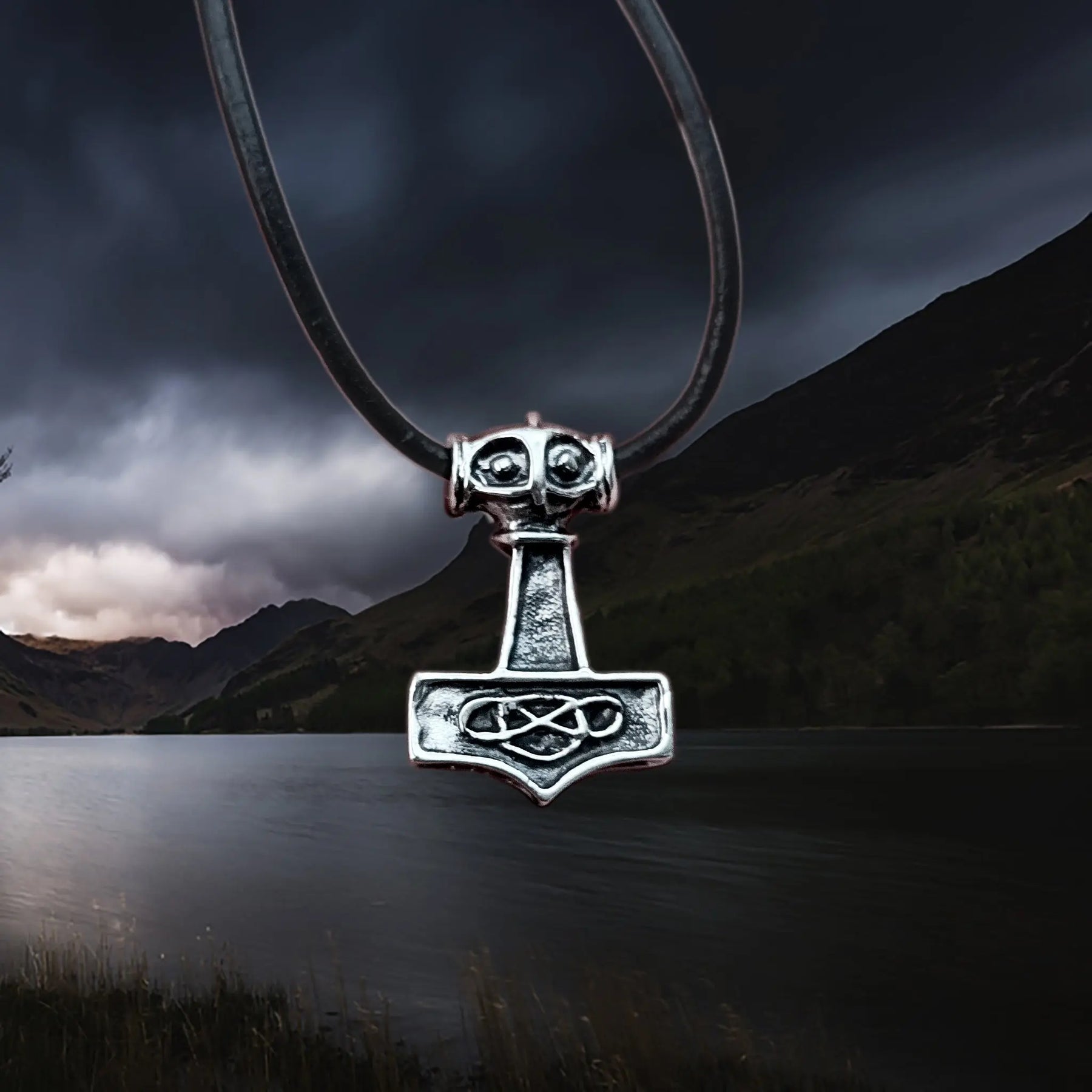 Small Silver Thunder Hammer Pendant - bronze Viking Jewelry